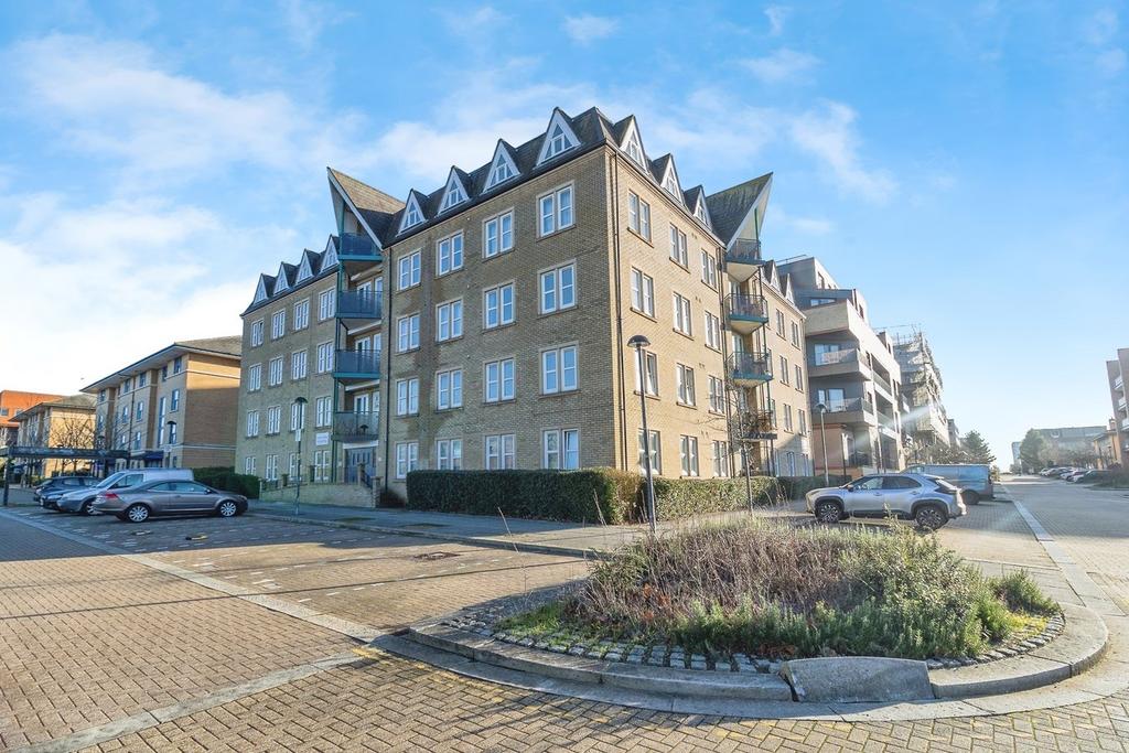 North Row, Milton Keynes MK9 3 bed apartment for sale - £315,000