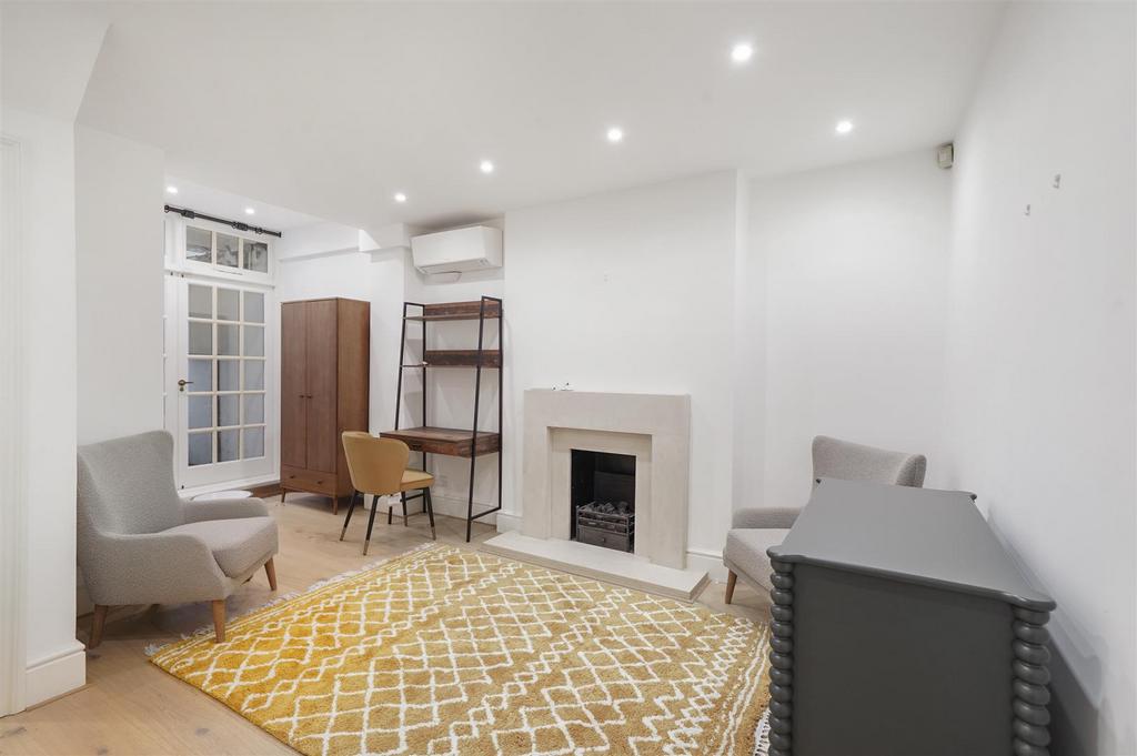Moreton Street, London 1 bed apartment - £2,100 pcm (£485 pw)