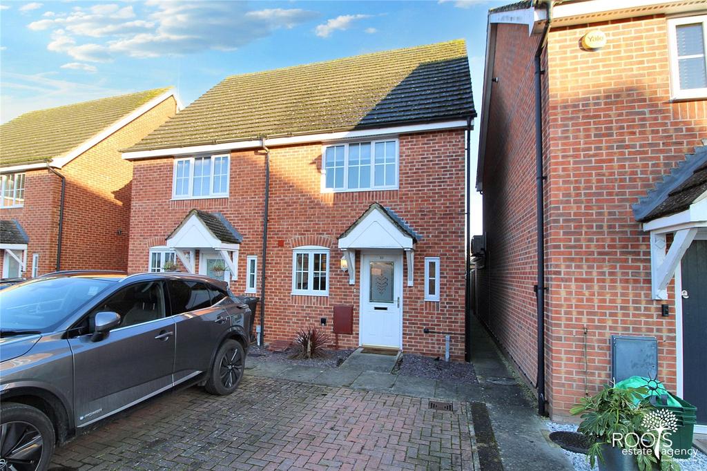 Artillery Drive, West Berkshire RG19 2 bed semi-detached house - £325,000