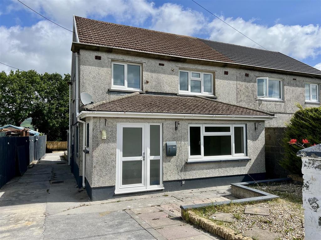 Penyrallt, Garnant, Ammanford 3 bed semi-detached house - £165,000