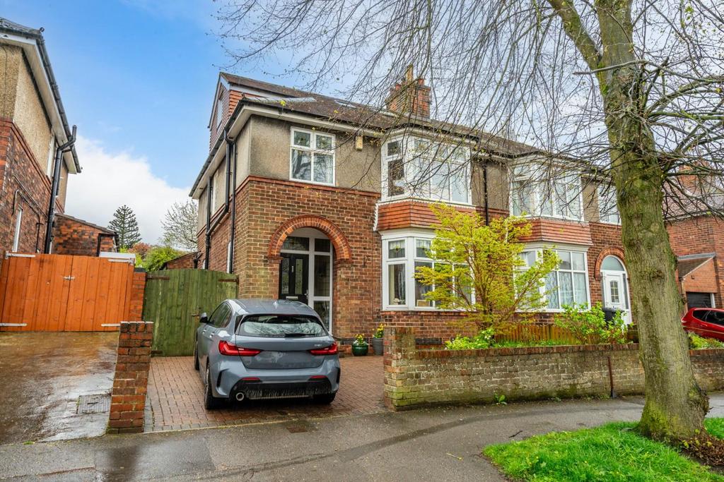 Manor Drive North, York 4 bed semi-detached house - £500,000