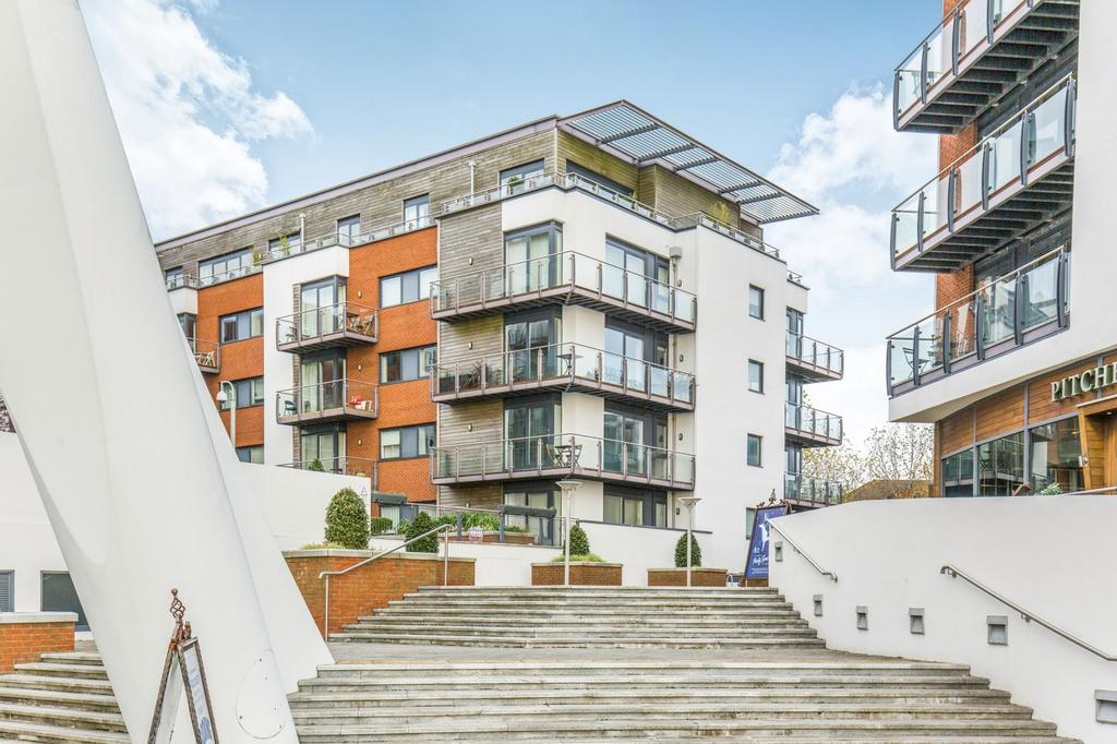 Mistral, Ocean Village, Southampton 2 bed apartment - £1,400 pcm (£323 pw)