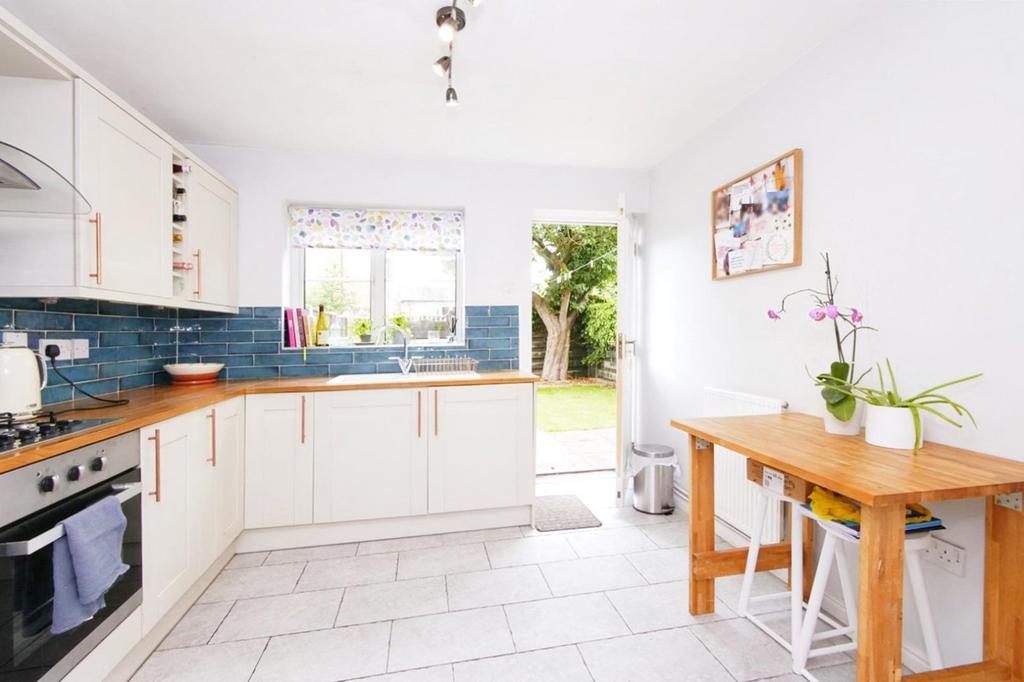 Russell Drive, North Yorkshire YO30 3 bed terraced house for sale - £ ...