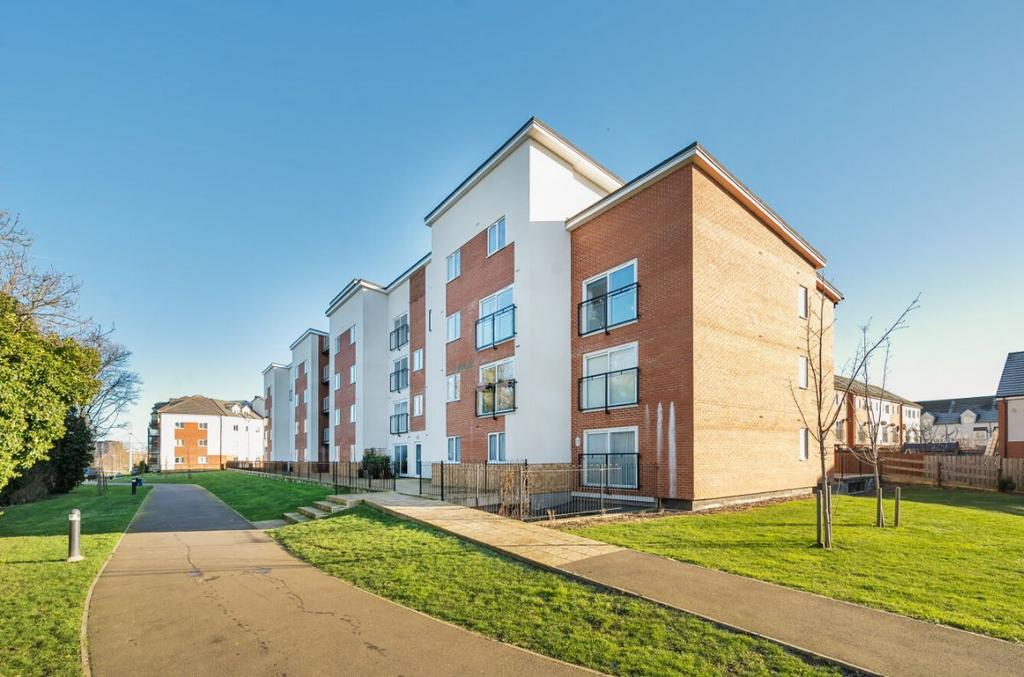 Flat, Plough House, Harrow Close... 1 bed apartment for sale - £170,000