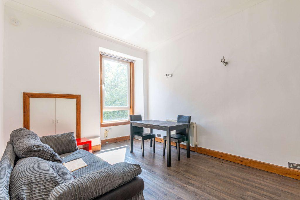 0769L – Dickson Street, Edinburgh... 1 bed flat - £900 pcm (£208 pw)