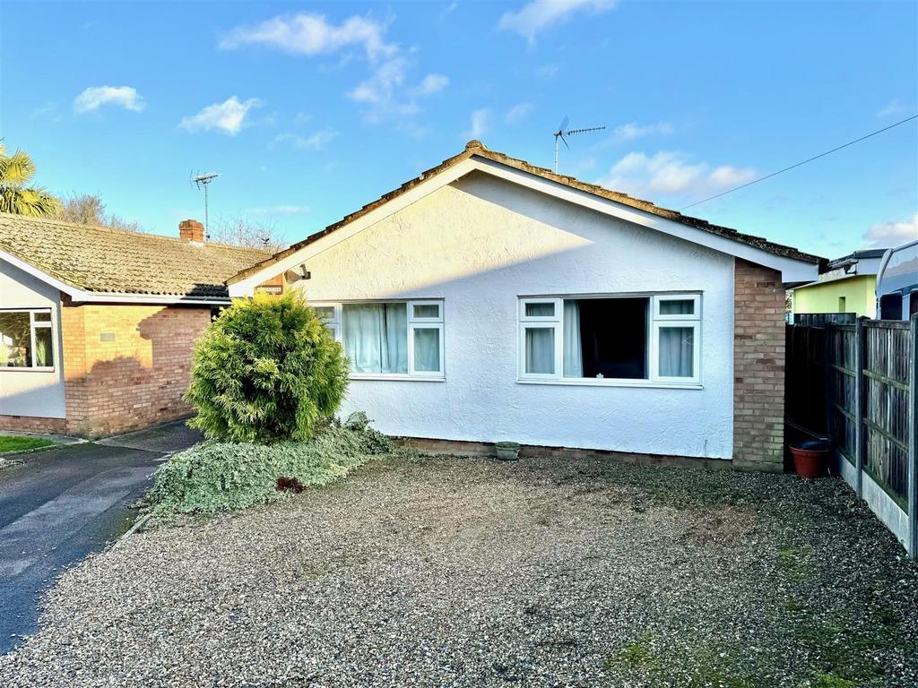 Galloway Road, Bishop's Stortford CM23 2 bed detached bungalow - £449,950