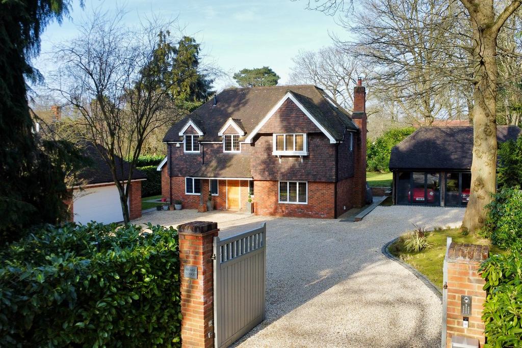 Sandy Lane, CAMBERLEY GU15 5 bed detached house for sale - £1,350,000