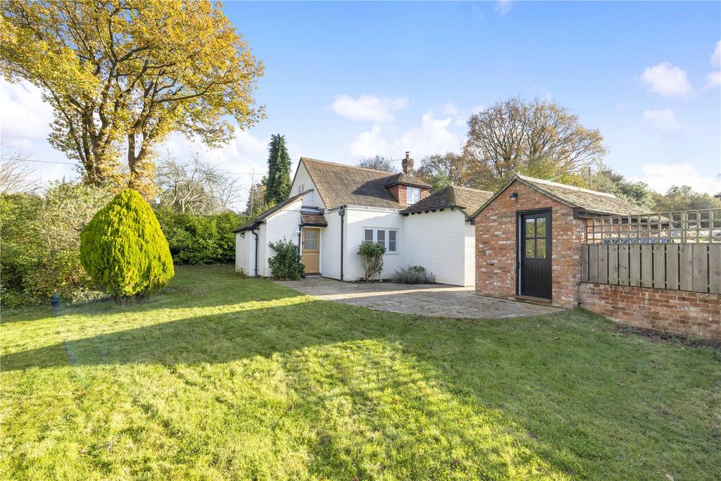 Green Cross Lane, Churt, Farnham... 2 bed detached house for sale - £ ...