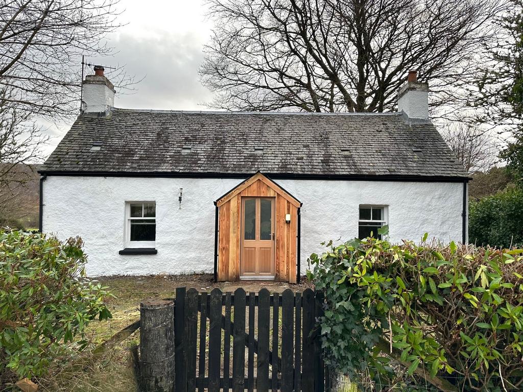 Moy Bridge Cottage, Gairlochy... 2 bed bungalow - £800 pcm (£185 pw)