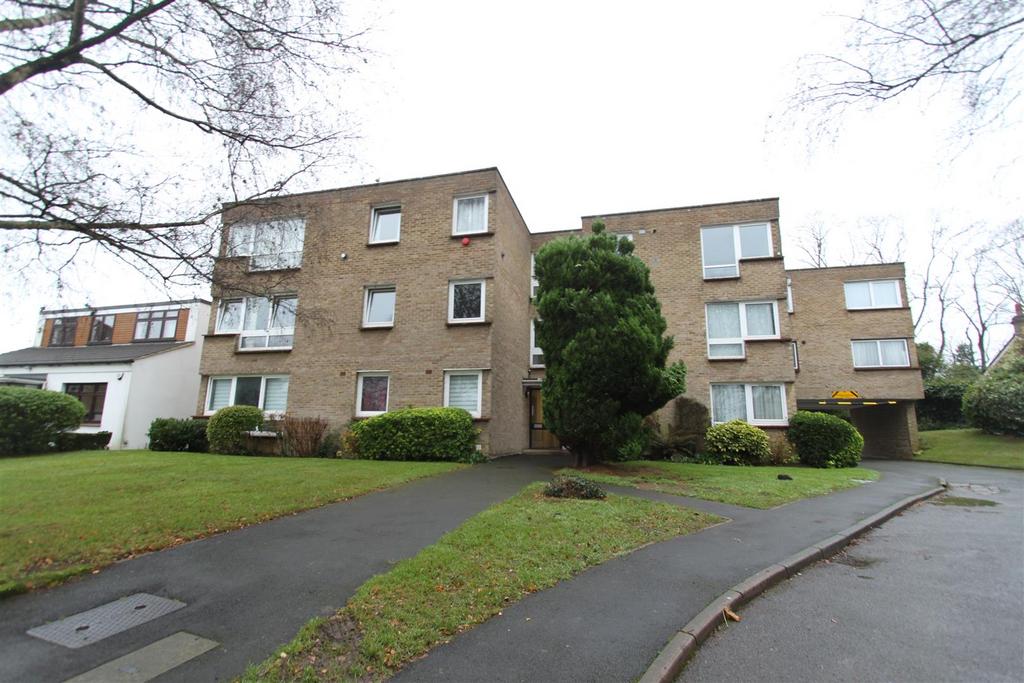 Mottingham Lane, London SE9 2 bed property - £1,695 pcm (£391 pw)