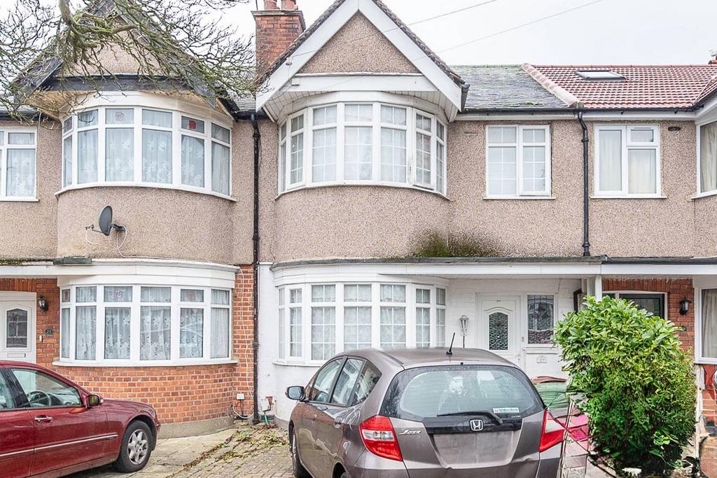 Lynton Road, Rayners Lane, Harrow, HA2 3 bed semi-detached house for ...
