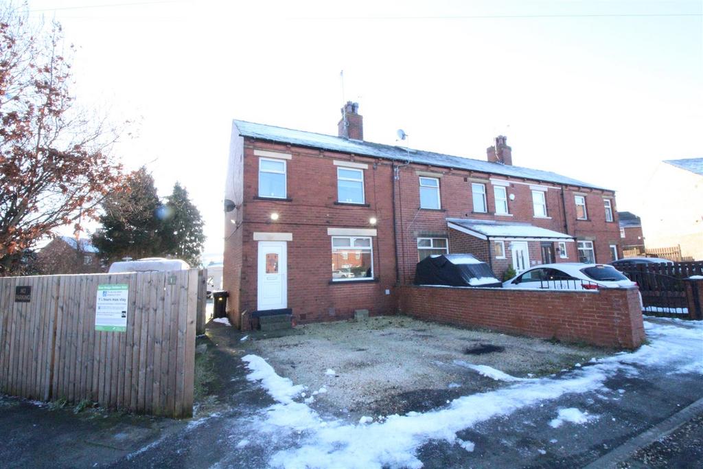 Farfield Avenue, Carlinghow, Batley 3 bed townhouse for sale - £197,500