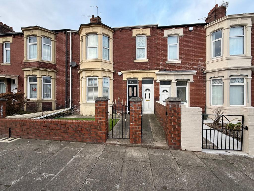 Mowbray Road, South Shields, NE33 2 bed property - £85,000