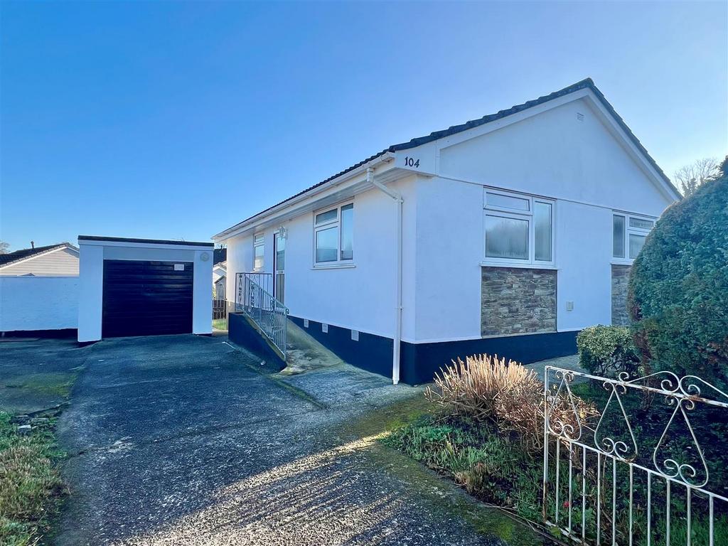 Cormorant Drive, St. Austell 3 bed detached bungalow - £300,000