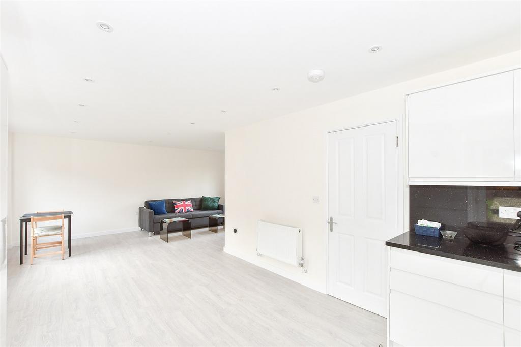 Cotton Walk, Broadfield, West Sussex 3 bed terraced house for sale - £ ...
