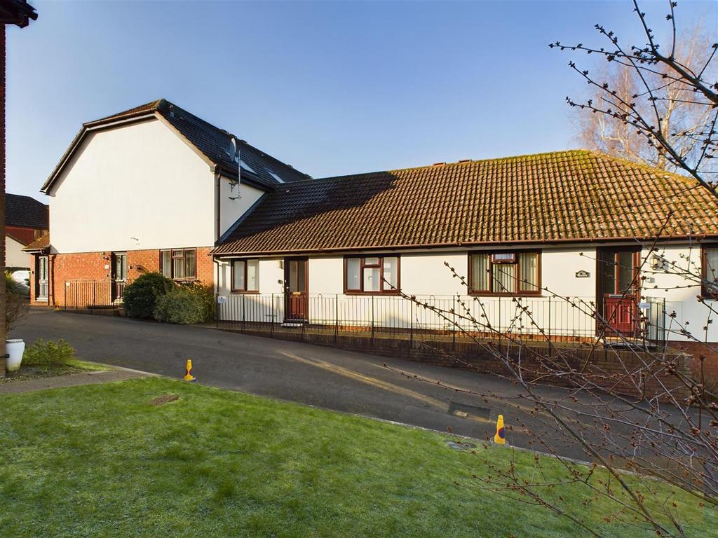 Church Road, Churchdown 2 bed bungalow for sale - £245,000