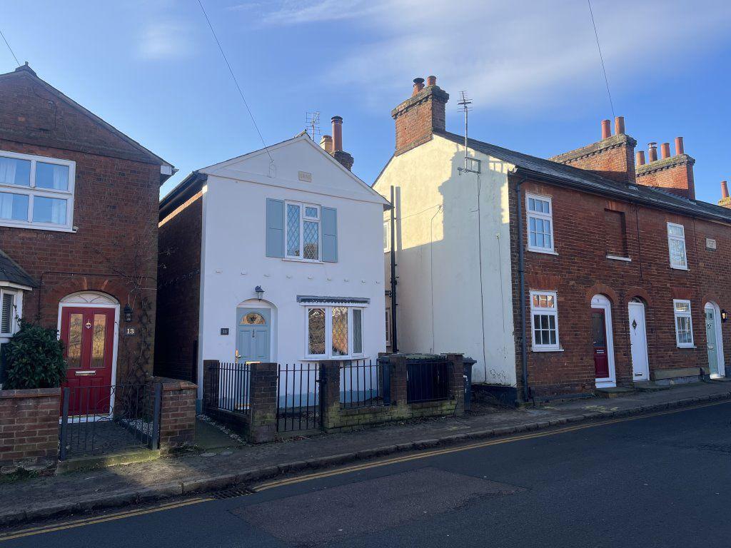 Oliver Street, Ampthill MK45 2 bed detached house - £1,200 pcm (£277 pw)