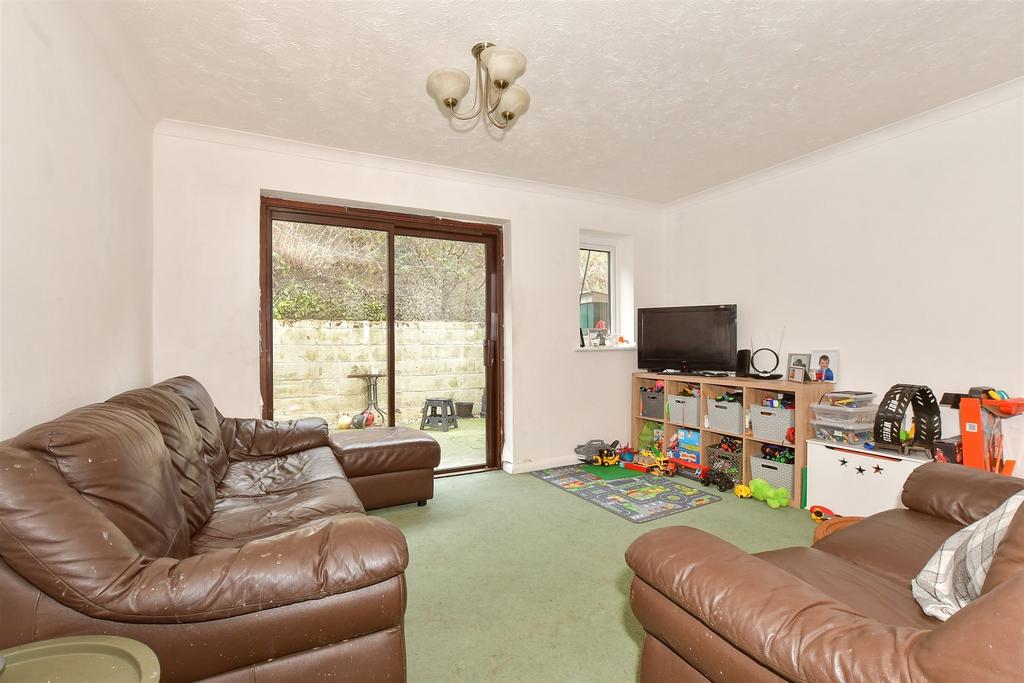 Edred Road, Dover, Kent 2 bed end of terrace house - £179,950