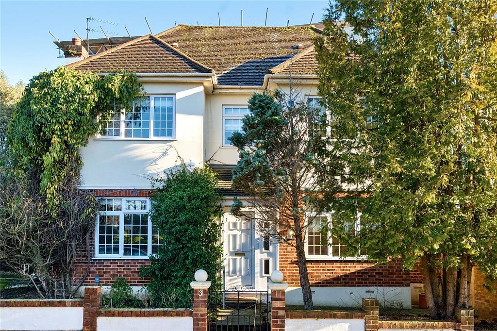 Shakespeare Gardens, London, N2 4 bed detached house - £1,700,000