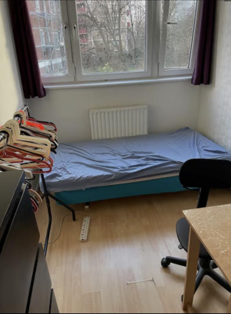 Harbord House, Cope Street, London, SE16 3 bed flat - £2,800 pcm (£646 pw)