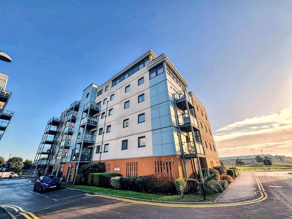 Groombridge Avenue, Eastbourne 2 bed flat - £200,000