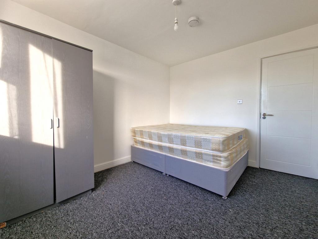 Luton, LU2 1 bed in a house share - £575 pcm (£133 pw)