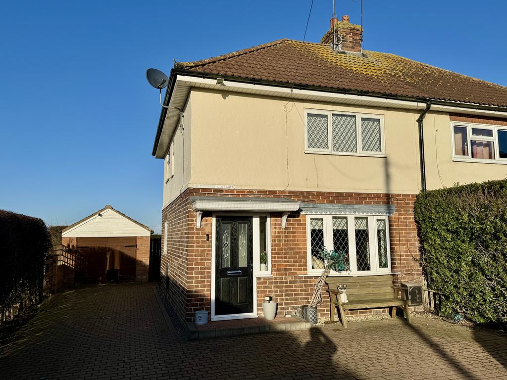 Main Street, Catwick, HU17 5PH 3 bed semi-detached house for sale - £ ...