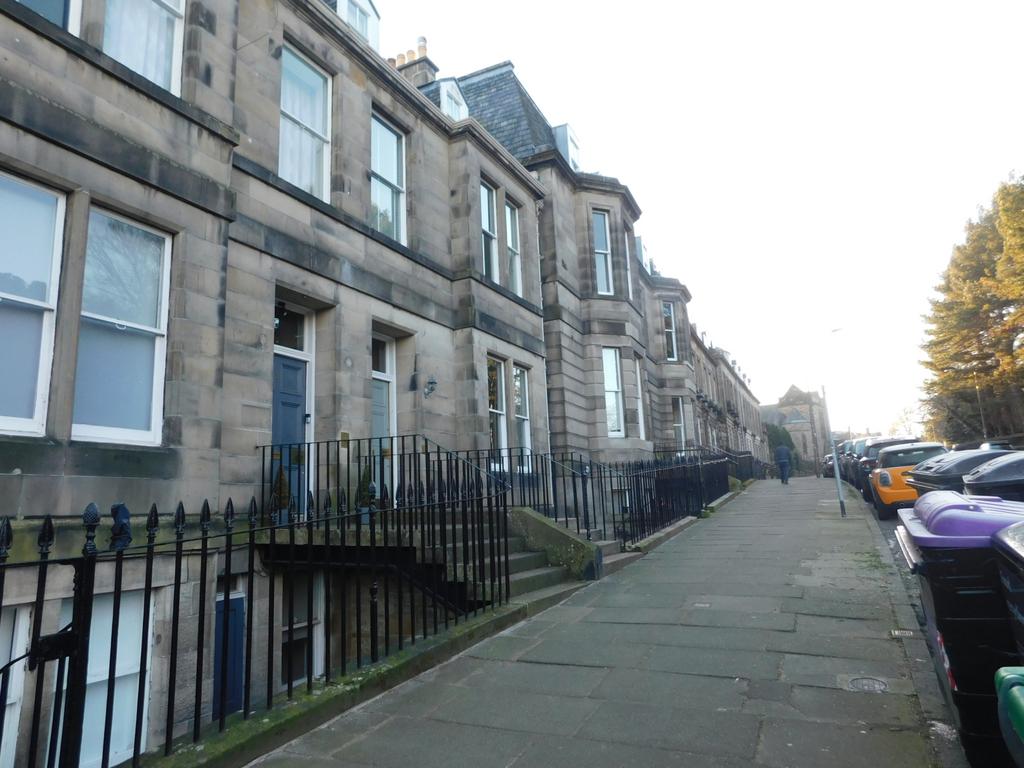 3, Inverleith Terrace, Edinburgh, EH3... 2 bed flat - £1,900 pcm (£438 pw)