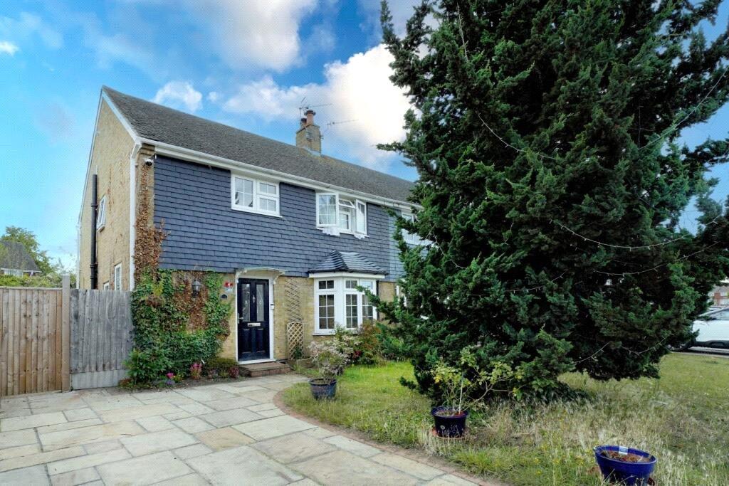Maple Close, Larkfield, ME20 3 bed semi-detached house to rent - £1,695 ...