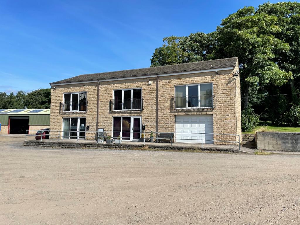 Bretton Mill Farm, Haigh, Barnsley Property - £750 pcm (£173 pw)