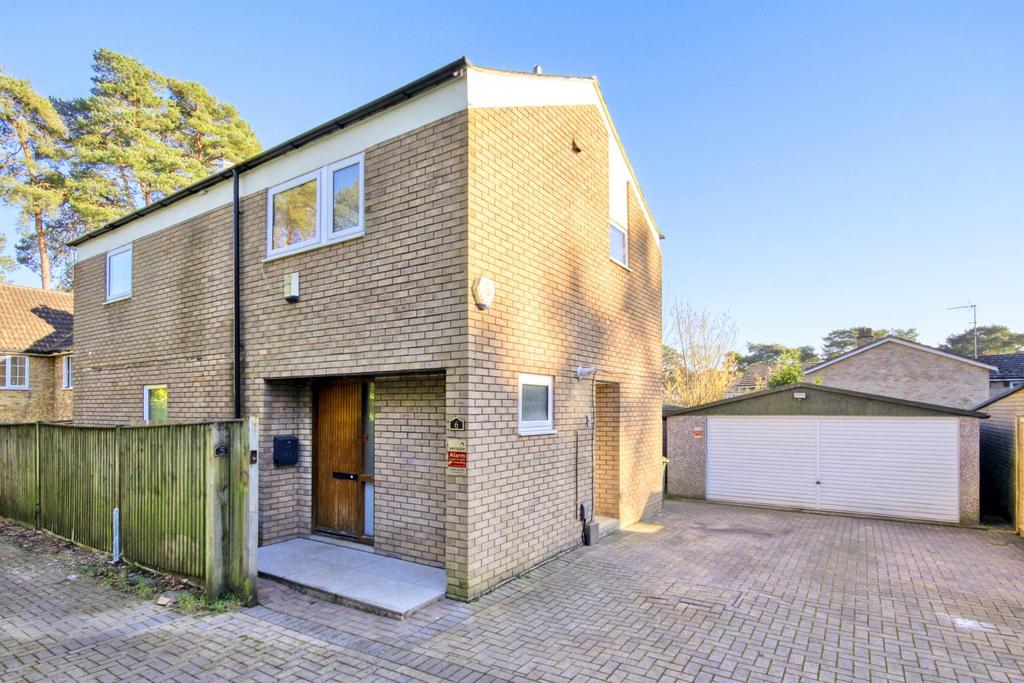 Heathermount, Bracknell RG12 4 bed detached house - £475,000