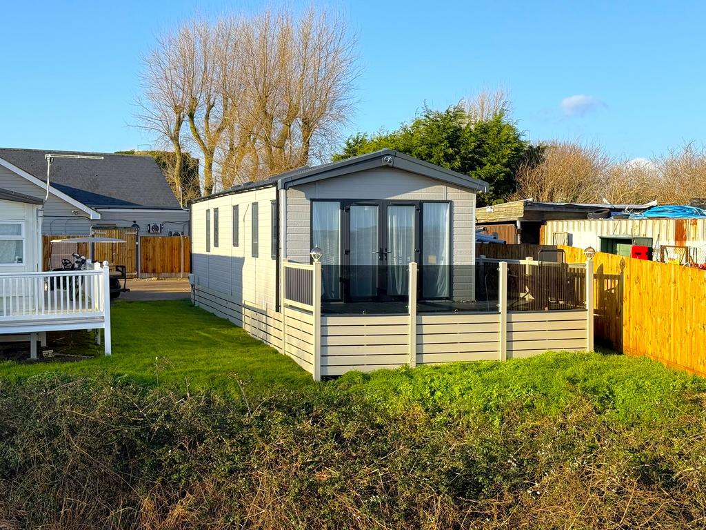 Rye Harbour Road, Rye Harbour TN31 2 bed park home for sale - £115,000