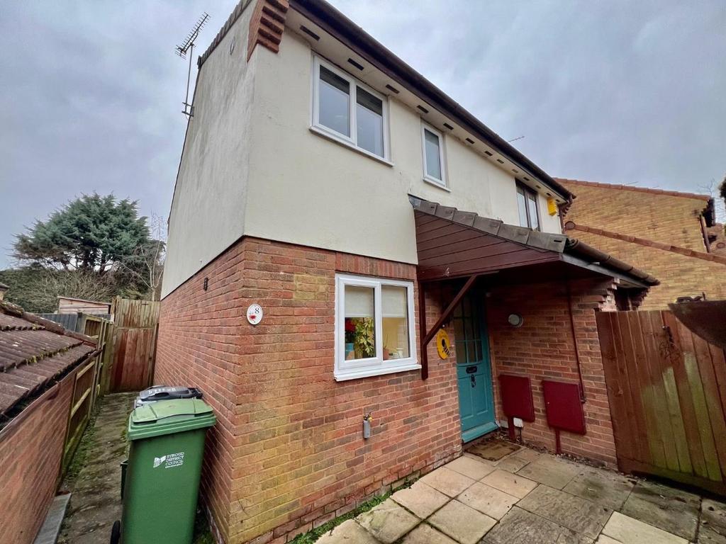 Fitzhardinge Way, Berkeley, Glos 2 bed semi-detached house - £250,000