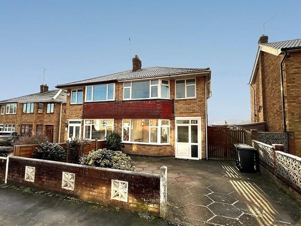 River Close, Bedworth 3 bed semi-detached house - £230,000