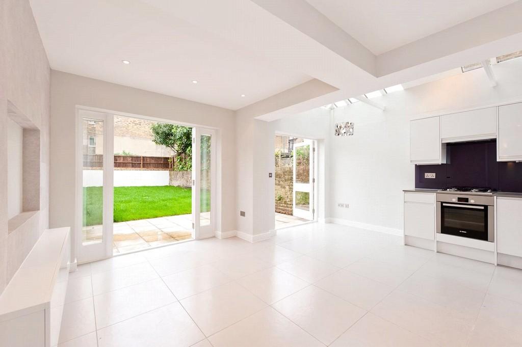 Saltram Crescent, London W9 2 bed apartment to rent - £3,000 pcm (£692 pw)