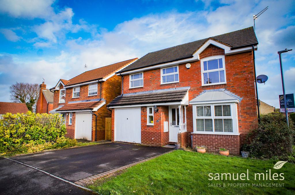 Lindisfarne, Wootton Bassett SN4 5 bed detached house - £475,000