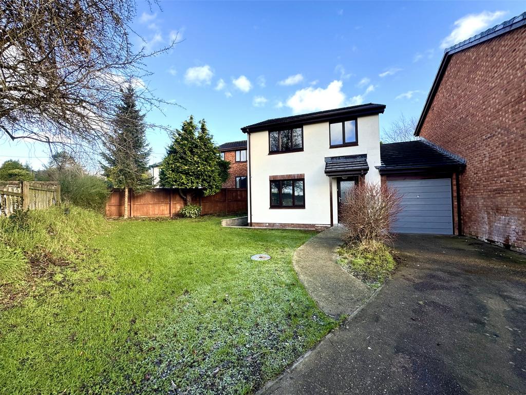 Mazzard Close, Landkey, Barnstaple, EX32 3 bed link detached house - £ ...