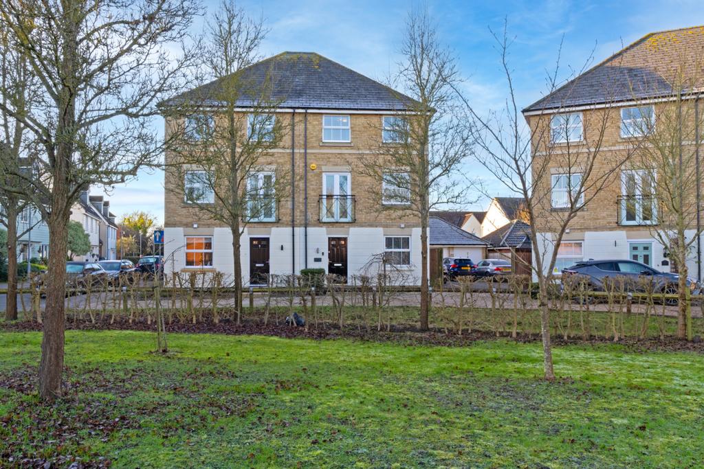 Chapel Fields, Takeley CM22 4 bed terraced house - £430,000
