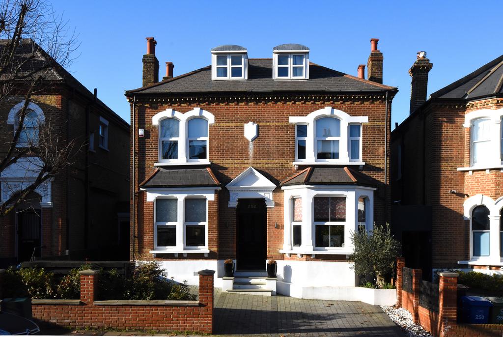 Barry Road, London SE22 6 bed detached house for sale - £2,300,000
