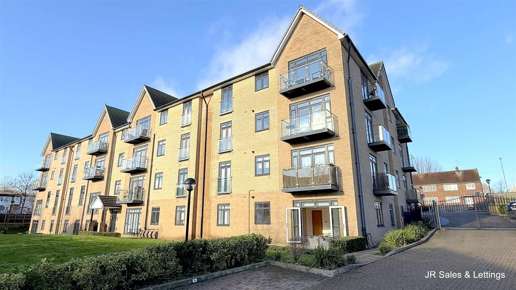 Barham Court, Cuffley 2 bed flat for sale - £495,000