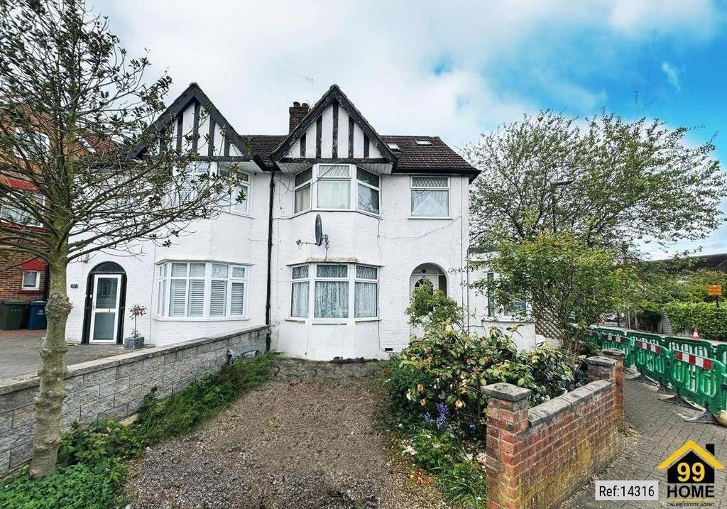 Merlin Crescent, Edgware, London, HA8 3 bed semi-detached house - £425,000