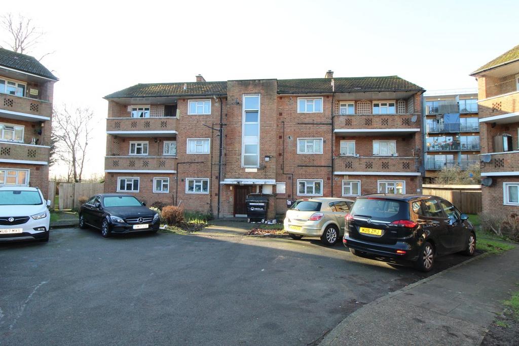 Fryent Way, London, NW9 2 bed flat for sale - £289,950