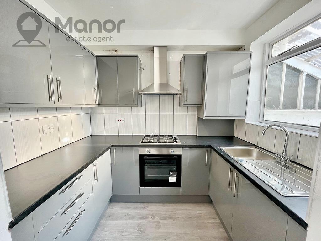 Caledon Road, London, E6 2EX 3 bed semi-detached house - £2,400 pcm (£ ...