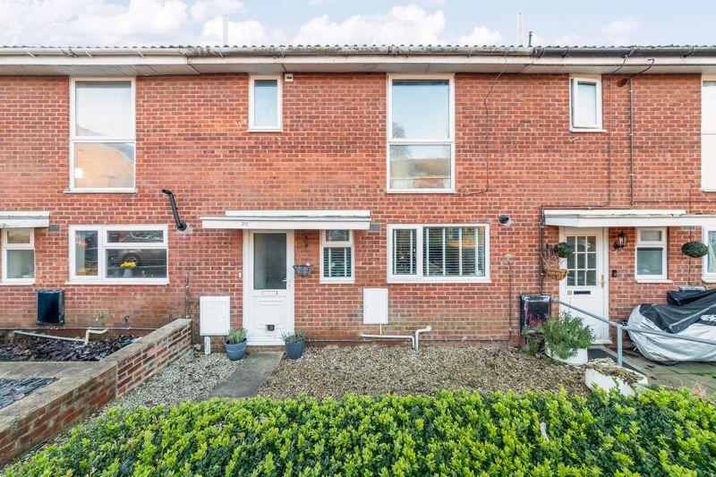 Red Poll Close, Banbury 3 bed terraced house - £270,000