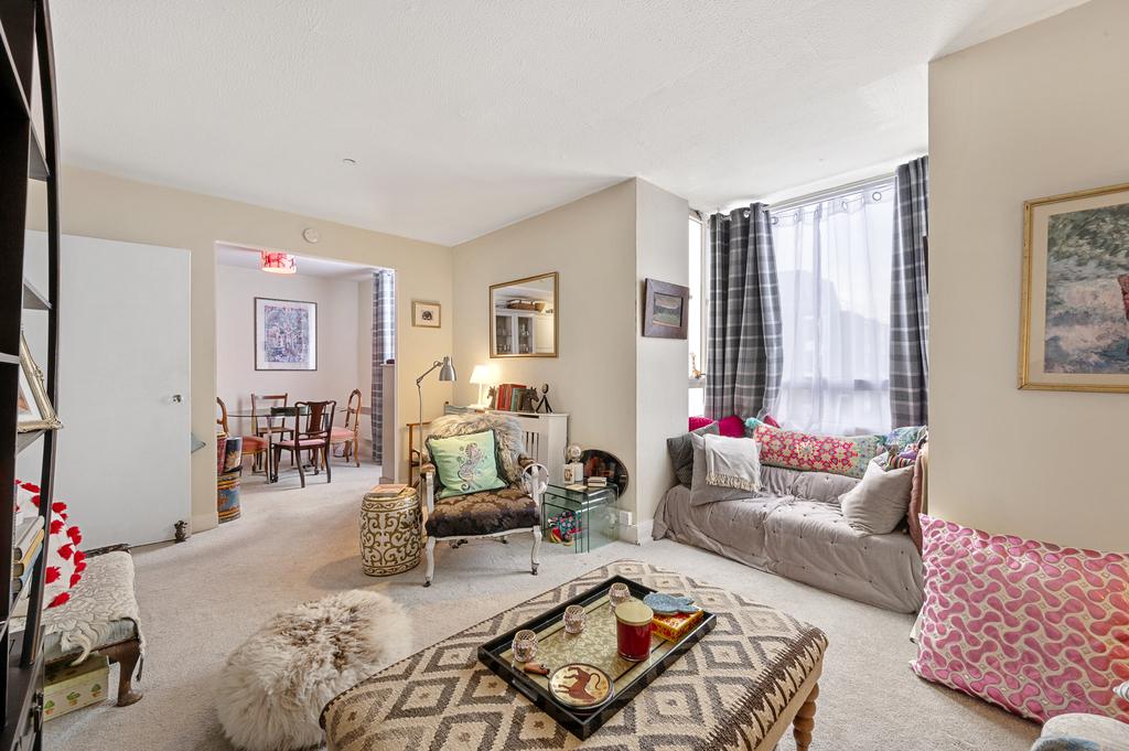 Eagle Heights, SW11 2 bed flat - £2,250 pcm (£519 pw)