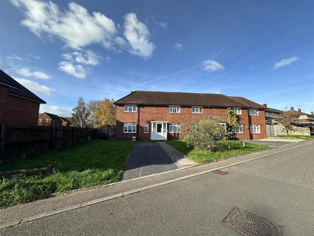 Alice Templer Close, Exeter EX2 4 bed semi-detached house - £1,750 pcm ...