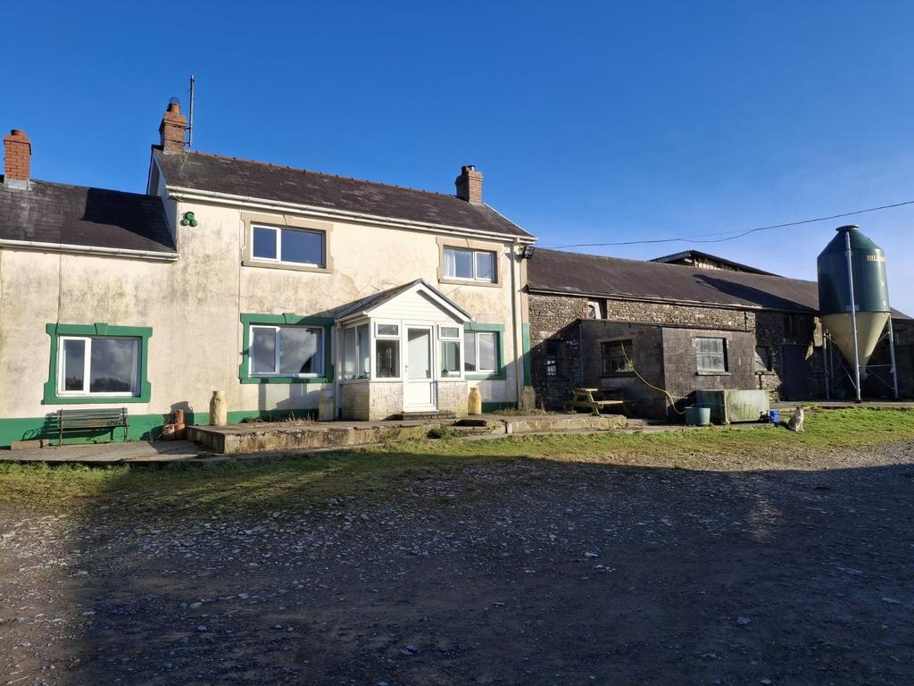 Pencader SA39 Farm - £739,950