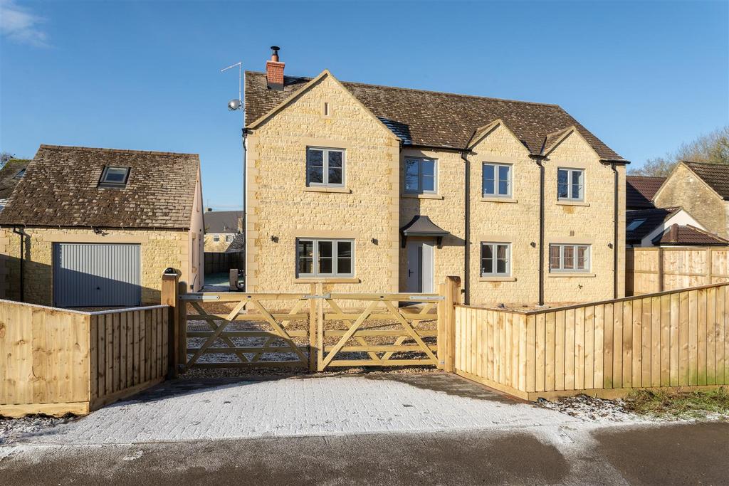 Bromley House, Upper Minety 4 bed detached house for sale - £875,000