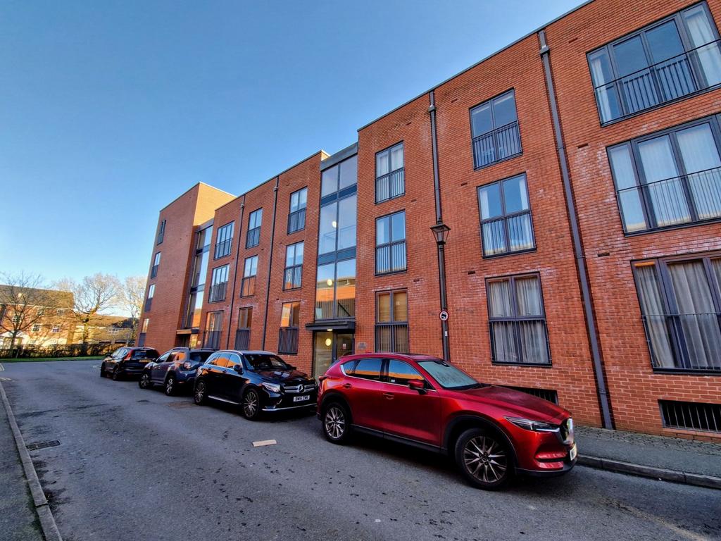Ascote Lane, Shirley, Solihull, West... 2 bed flat - £180,000
