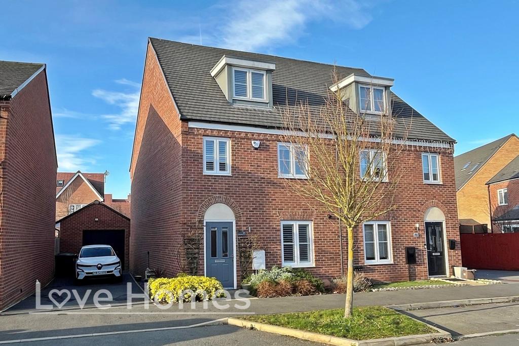 Churchill Drive, Flitwick 4 bed semi-detached house - £450,000